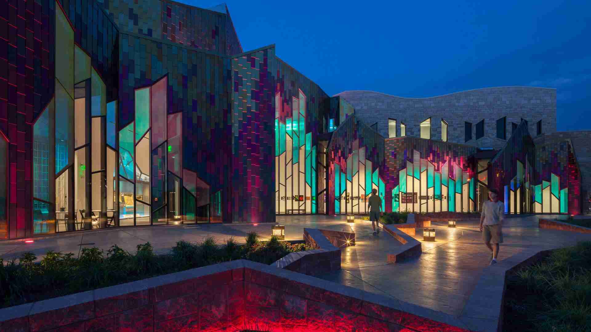 Museum at Prairiefire » Goldray Glass